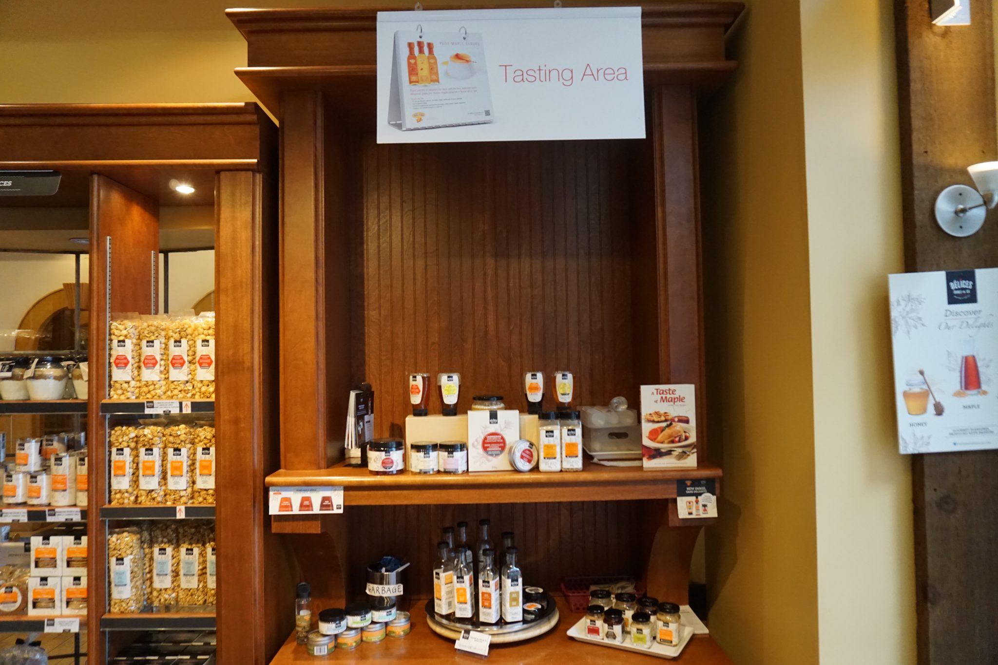 カナダ名物のお土産！バンクーバーの絶品メープルシロップ専門店「Canadian Maple Delights」 – チームトラベラー-海外旅行 ...