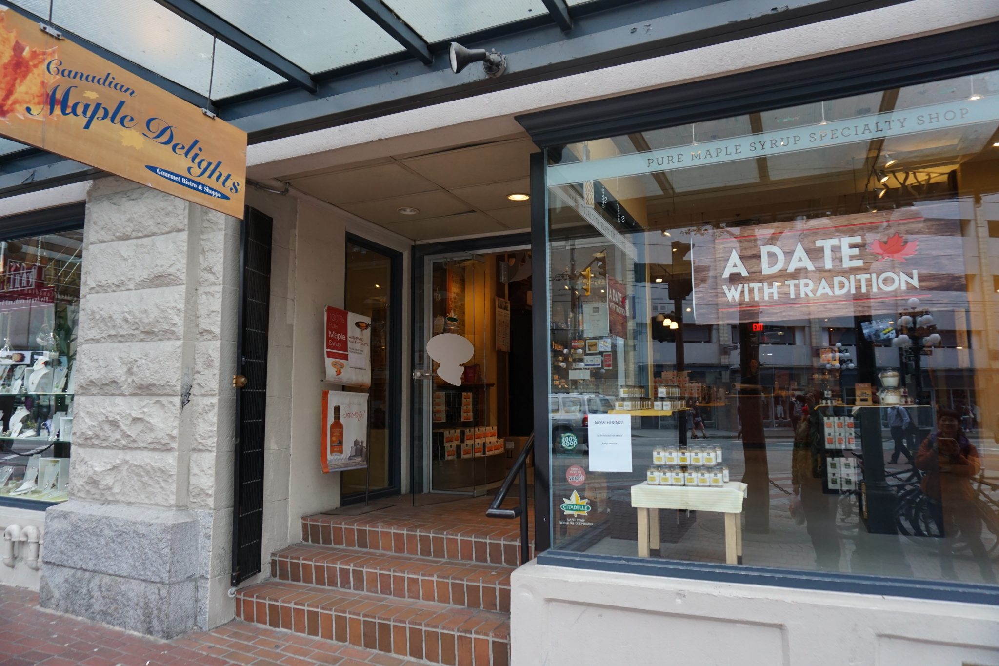 カナダ名物のお土産！バンクーバーの絶品メープルシロップ専門店「Canadian Maple Delights」 – チームトラベラー-海外旅行 ...