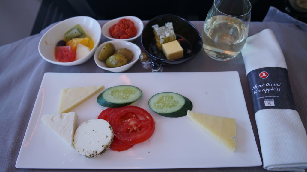ターキッシュエアラインズ(トルコ航空)ビジネスクラス搭乗！機内食や座席はどう？マルタ⇒イスタンブール B737-800 TK1370便 ...